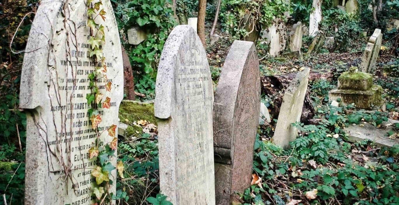 Cross Bones Graveyard, London - Burial ground of the Winchester Geese