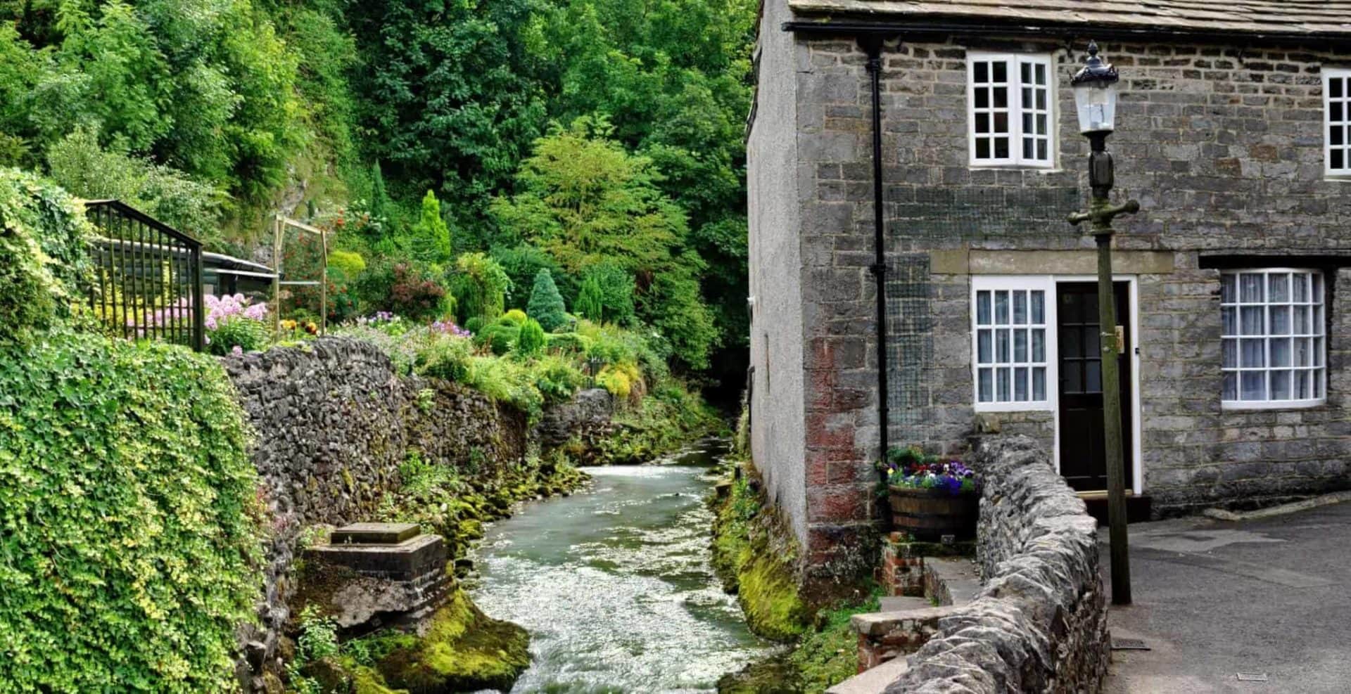 Holiday Cottages with WiFi Internet - Historic UK