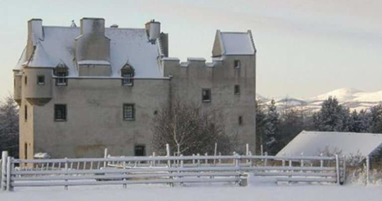 Castle Hotels in and around Edinburgh - Historic UK