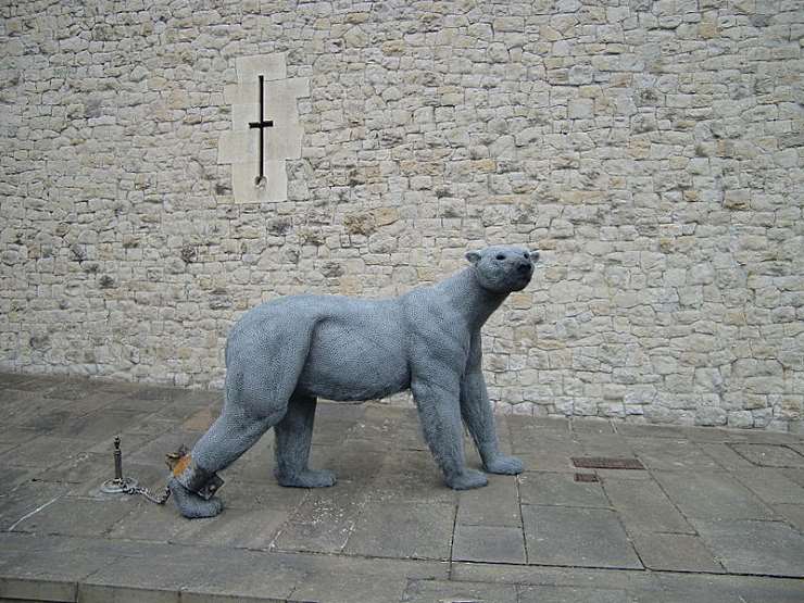 King Henry III's Polar Bear - Historic UK