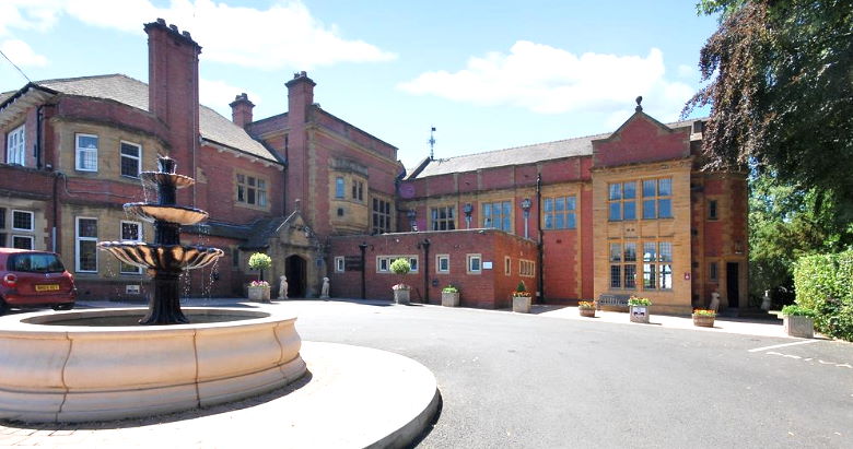 Historic Accommodation in England - Historic UK