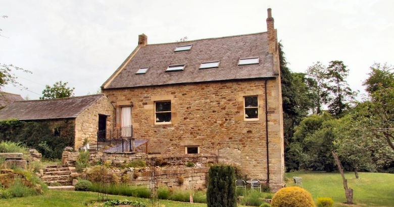 Historic Accommodation in England - Historic UK