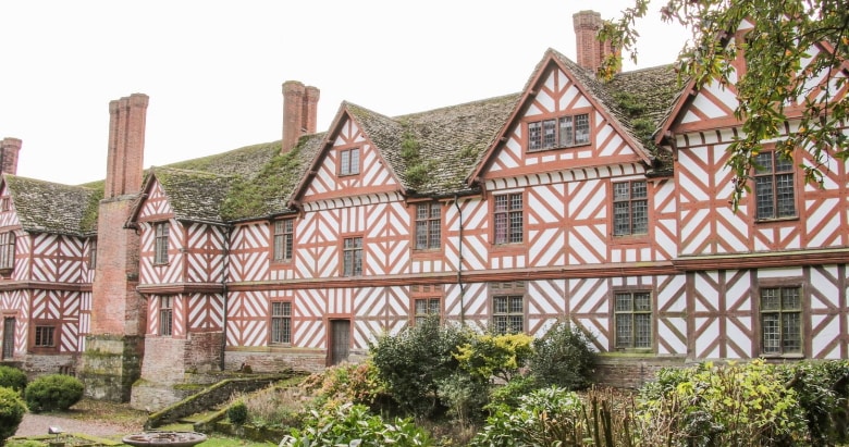 Historic Accommodation in England - Historic UK