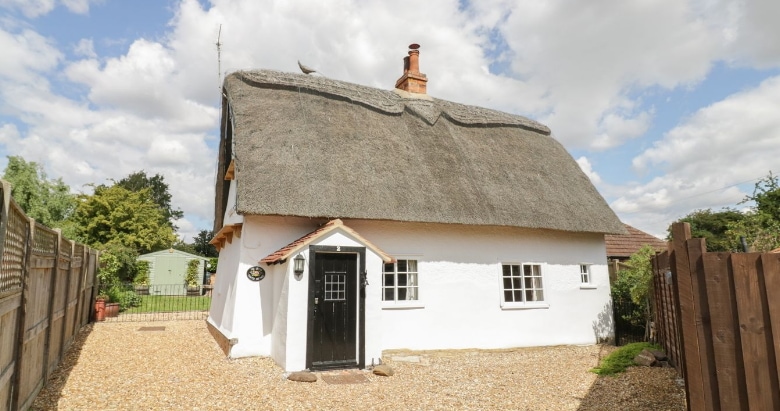 Holiday Cottages with Thatched Roofs - Historic UK
