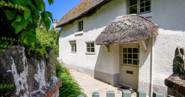 Holiday Cottages with Thatched Roofs - Historic UK