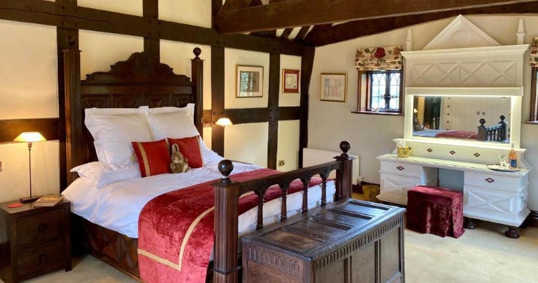 Historic Accommodation in England - Historic UK